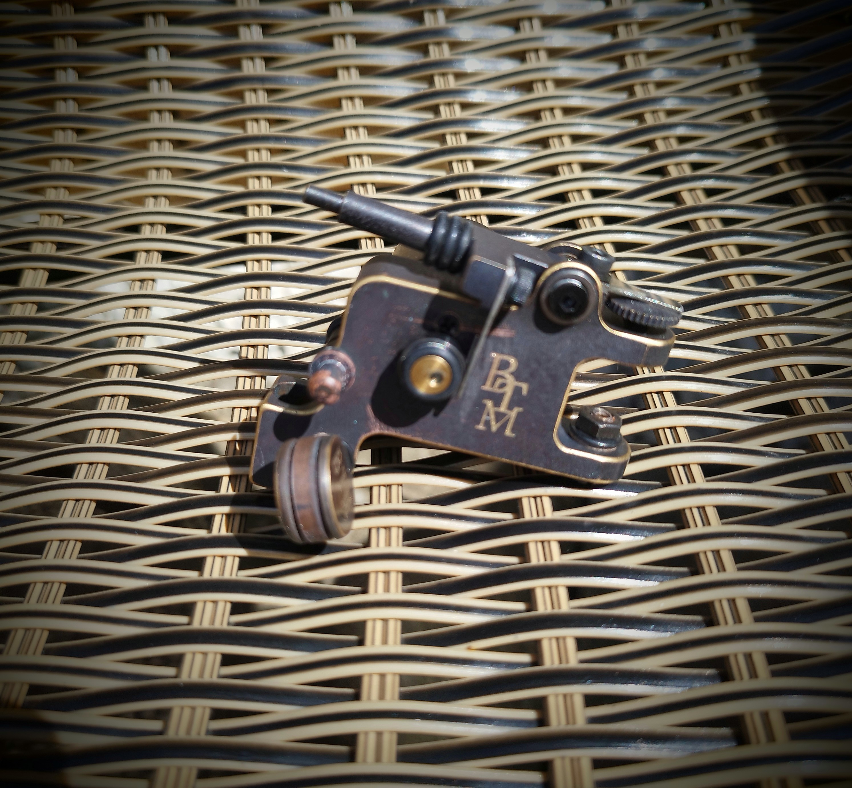 Border tattoo machine Brass Sidewinder hybrid tattoo machine | Border ...