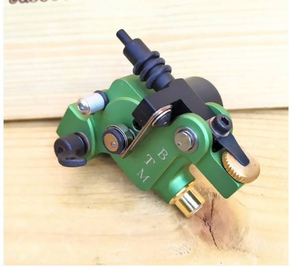 Border tattoo machine Brass Sidewinder hybrid tattoo machine | Border ...